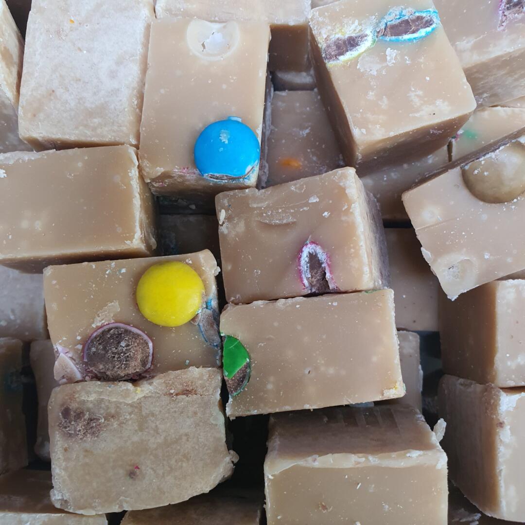 Smartie Vanilla Fudge – P & J Sweets